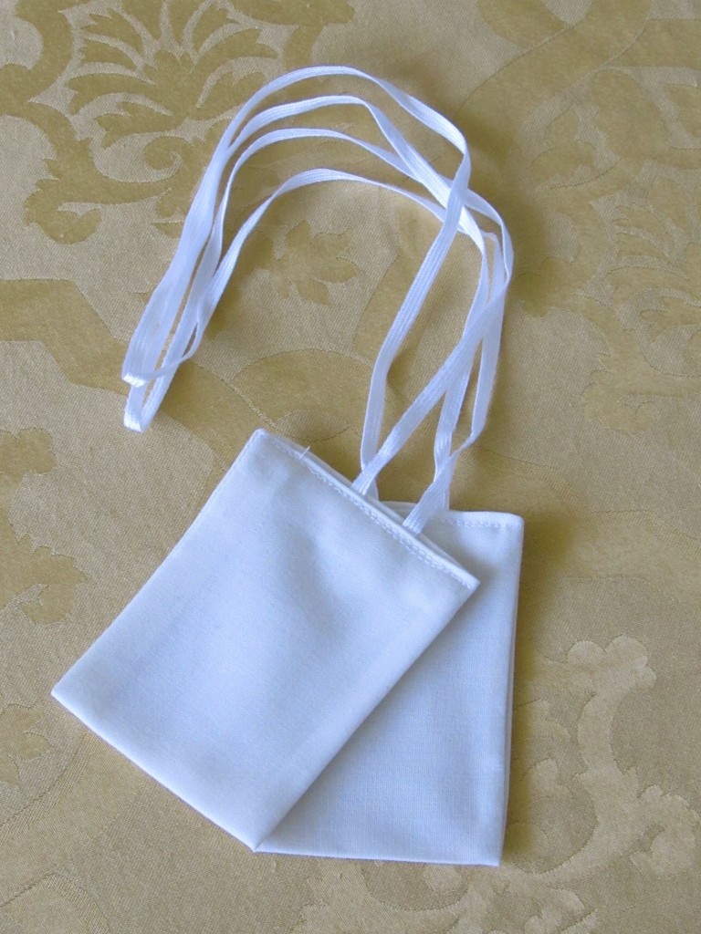 Scapular – Small for Reception | Dominican Bookstore